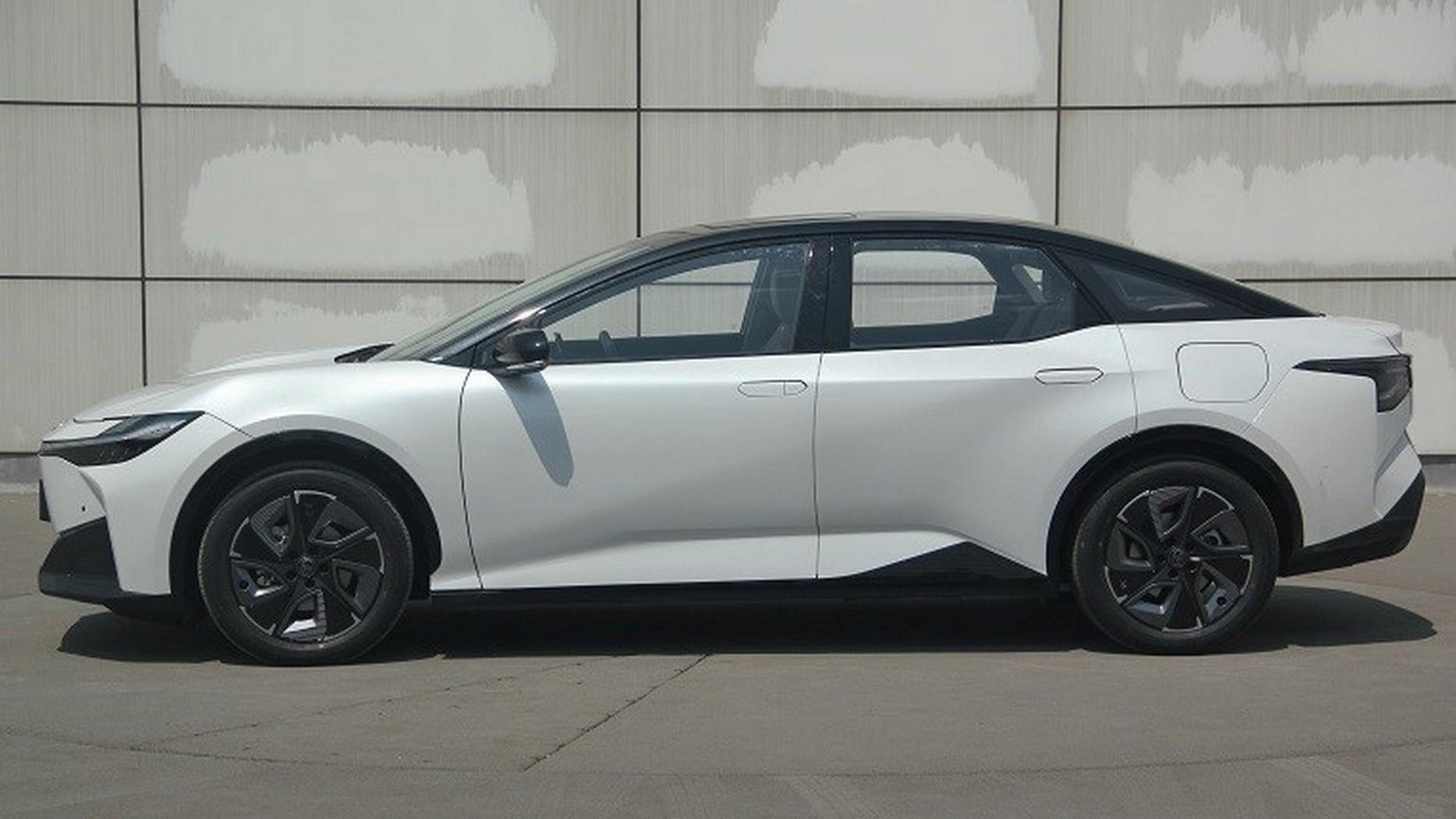 Toyota bZ3 má věčné baterie, dojezd 600 km a super cenu. Vystraší i ...