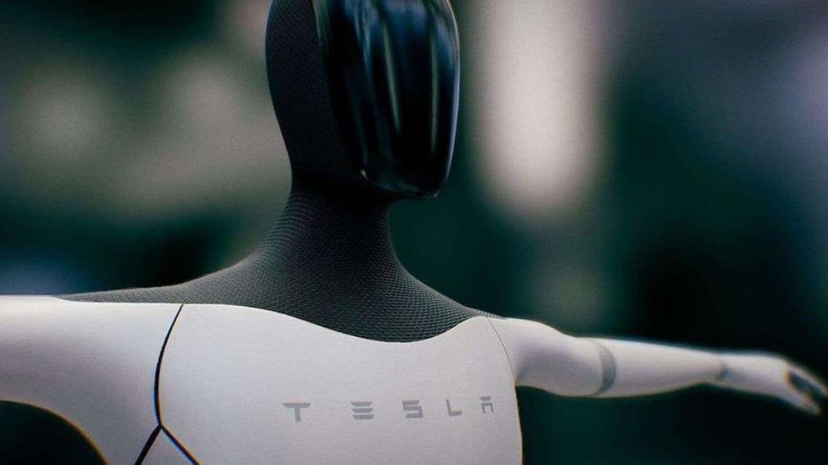 Humanoidní robot Tesla Optimus vylepšuje chůzi. Do práce „půjde“ již ...